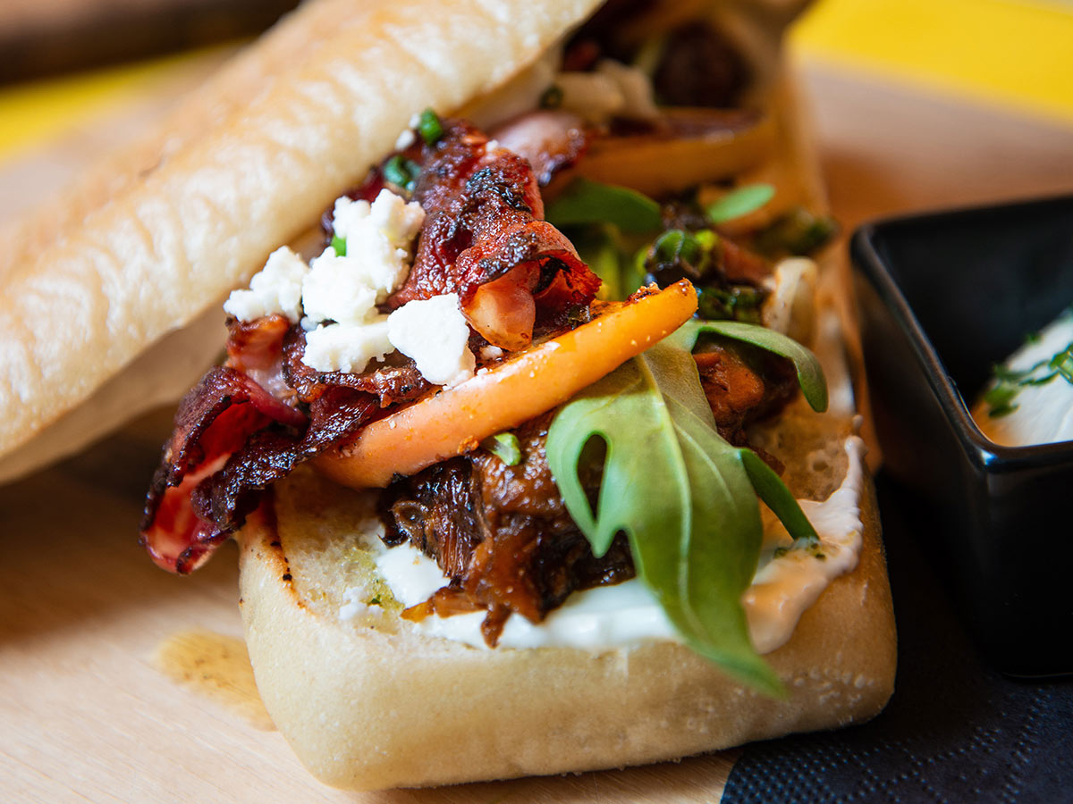 Recept Sendvič s uzeným kuřecím masem - MasoKrecek.cz